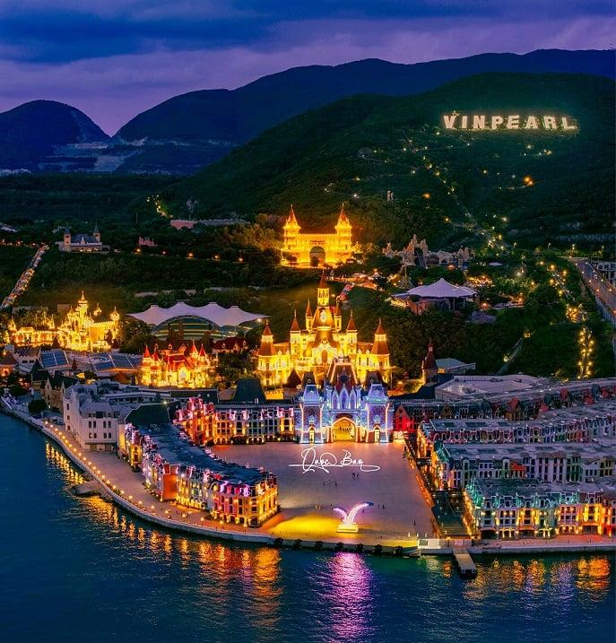 Amusement park VinPearl. Excursions in Nha Trang — Nha Trang, Vietnam
